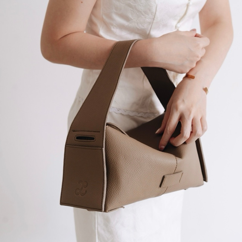 Jual LOUFEE IORA BAG (black, taupe, sage-green) | Tas Wanita | Tas ...