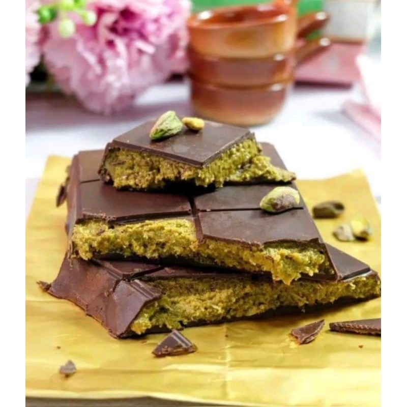 Jual Coklat Dubai By NF Pistachio Kunafa Coklat Dubai Premium Milk Chocolate | Shopee Indonesia