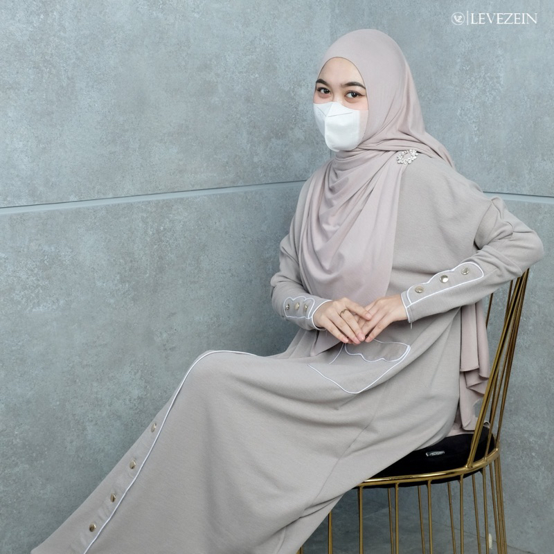 Jual Mozkha Batwing (Cuttingan Batwing Abaya)bahan Denim knite Twill by Levezein (Gamis Haji dan ...