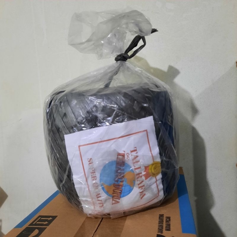 Jual Tali Rafia Hitam 1 kg cap Terang Dunia / Kualitas bagus tebal ...