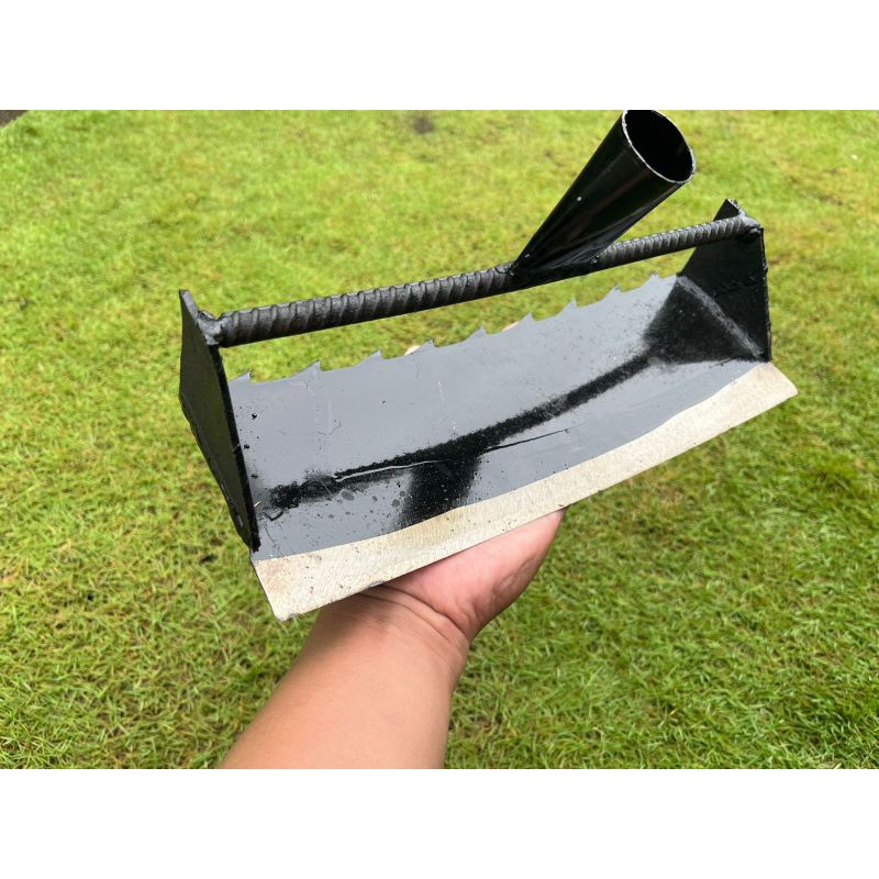 Jual Alat cangkul garuk rumput piringan sawit alat cabut garuk rumput ...