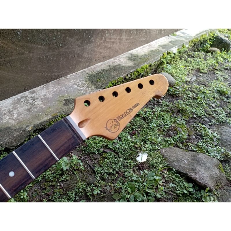 Jual Neck Gitar VGS Roadcruiser VST 110 Stratocaster | Shopee Indonesia