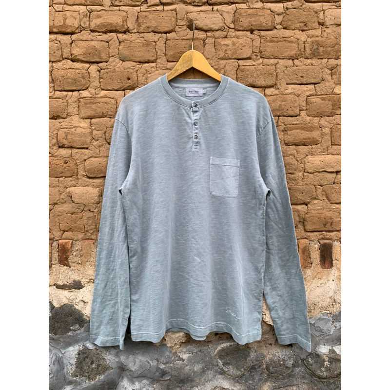 Jual baju kaos lengan panjang size fit XL second bekas preloved thrift ...