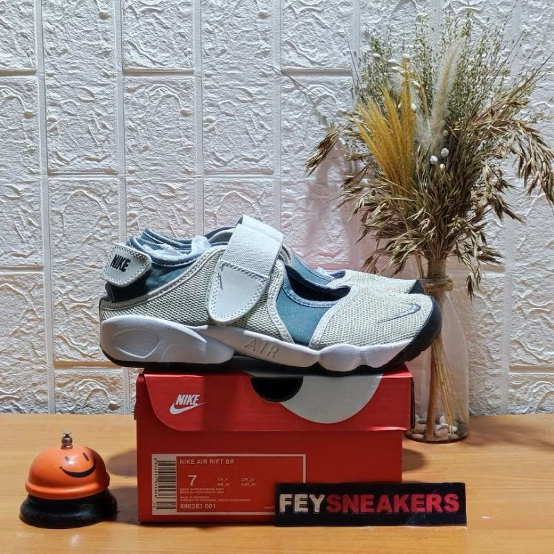 Jual Nike Air Rift Grey Olive Original | Shopee Indonesia