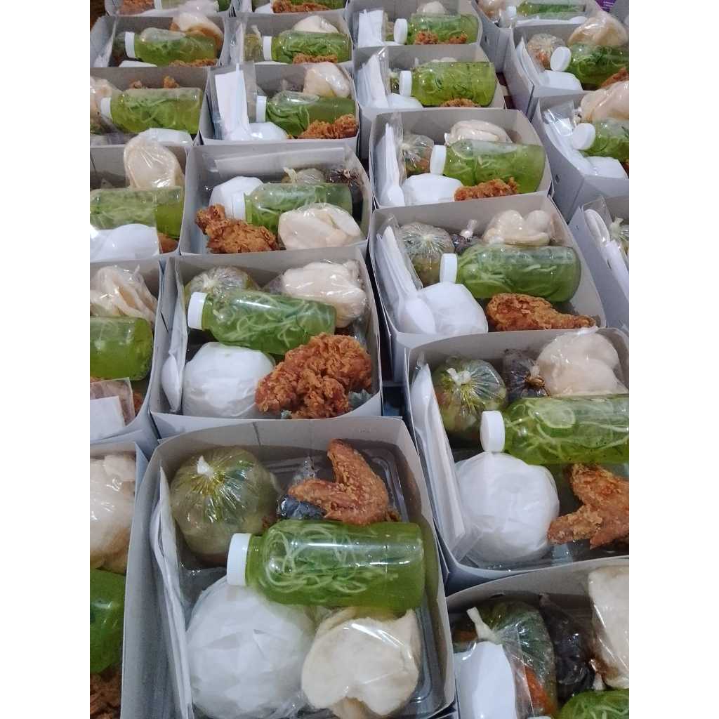 Jual Nasi Ayam krispy / Nasi Box ayam goreng, sop, sambal kecap ...
