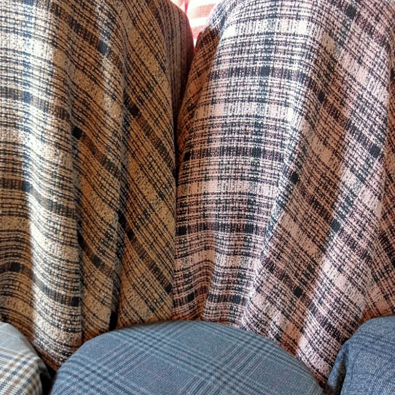 Jual Kain Semi Woll Motif Kotak Import - Kain Bahan Celana - Kain ...