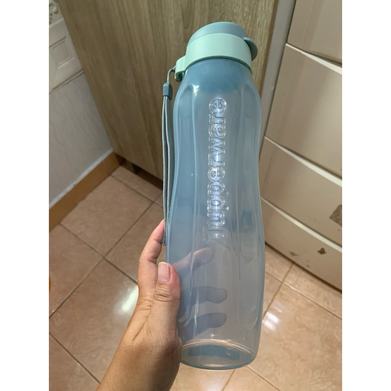 Jual 1 Pcs eco bottle 1L tupperware - Abu, botol minum tutup flip ...