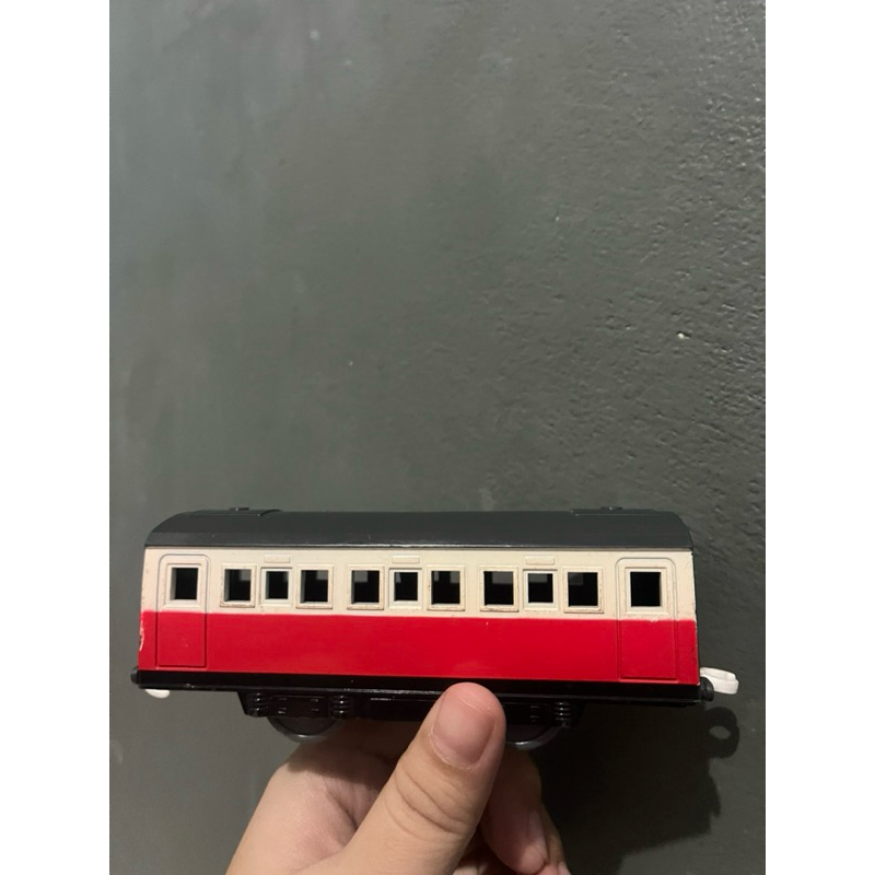 Jual tomy trackmaster red coaches for sale // kreta tomika // tomica ...