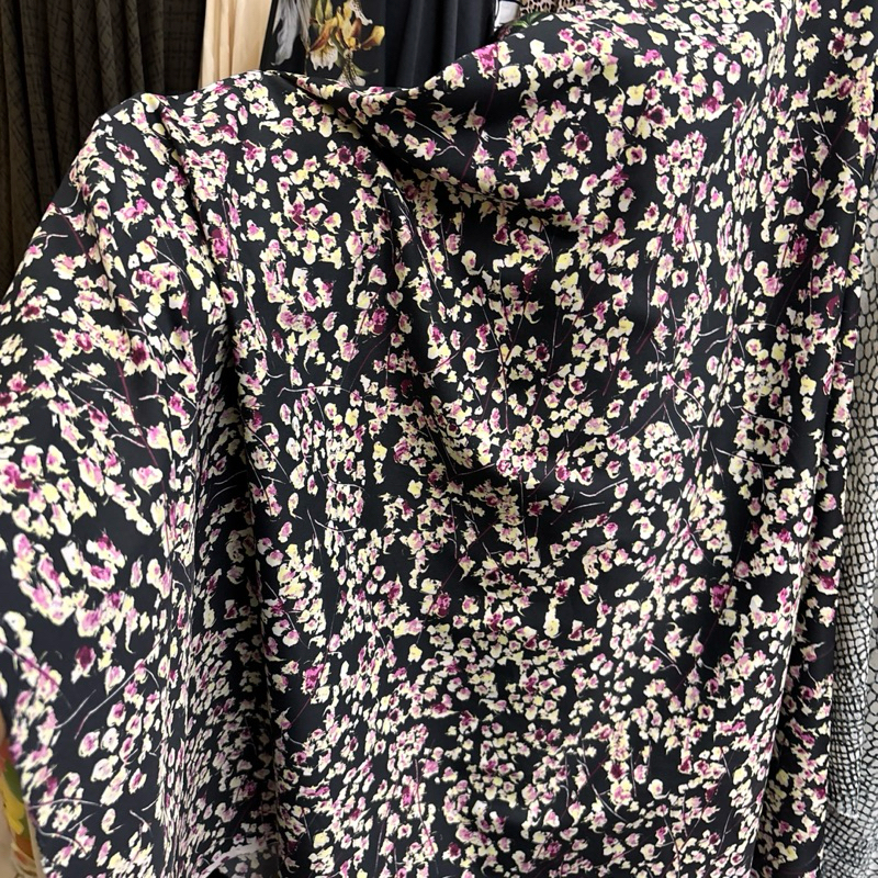 Jual kain satin silk premium motif bunga - kain saten premium - kain ...