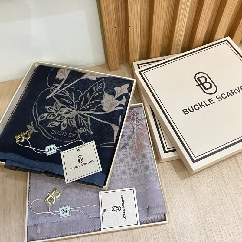 Jual 3 BOX BUCKLE SCARVES box original | Shopee Indonesia