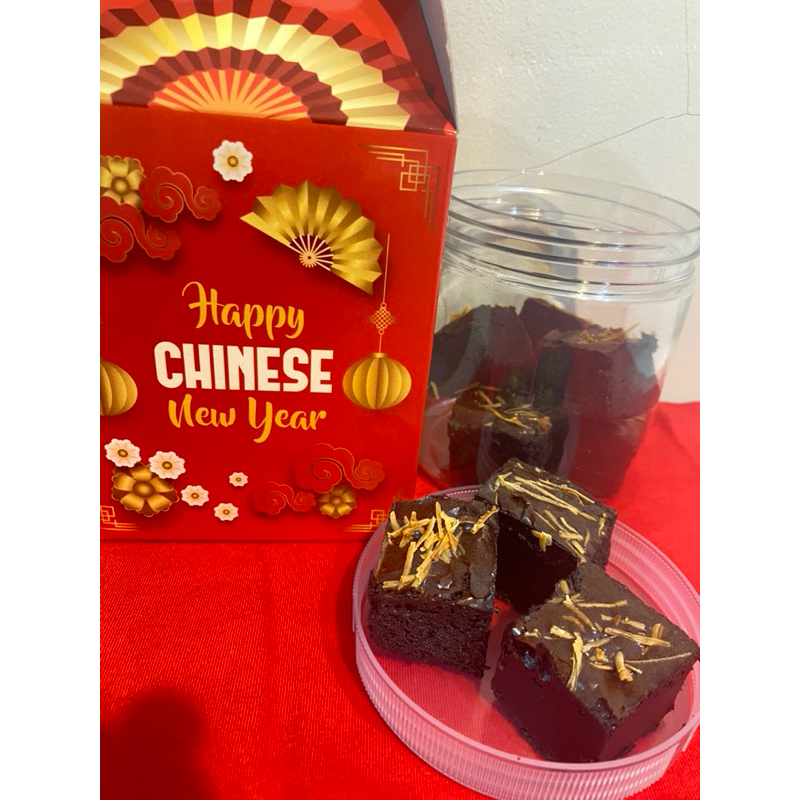Jual CNY HAMPERS FUDGY BROWNIES CHINESE NEW YEAR HAMPERS SIMPLE ...