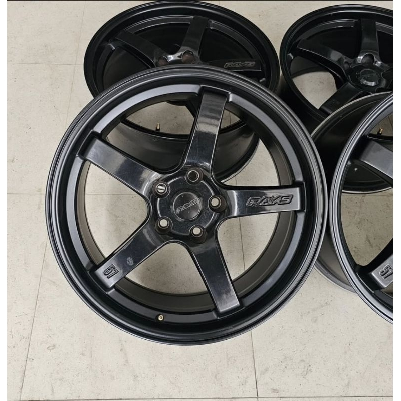 Jual Velg Rays57 ring 18 pcd 5x114 spec innova 2kd reborn crv rush ...