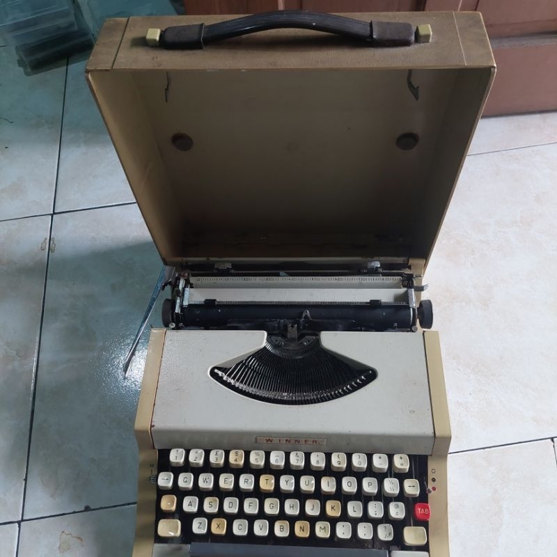 Jual Mesin Ketik Jadul Merk Winner Fungsi Normal dan Cocok untuk ...
