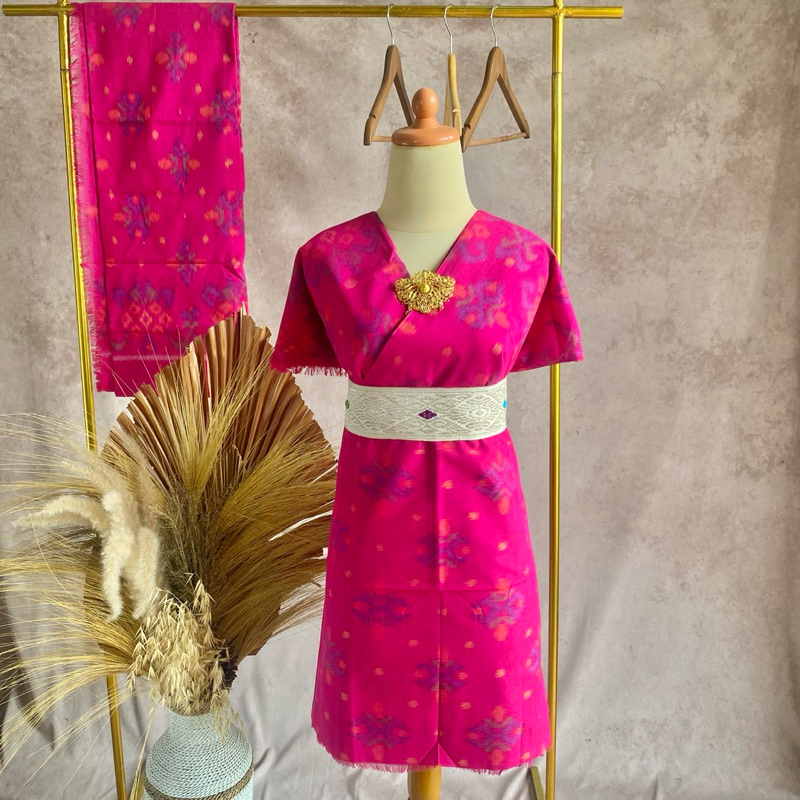Jual KAIN TENUN ENDEK KHAS BALI WARNA PINK FUSCHIA ANTIK GRINGSING ...