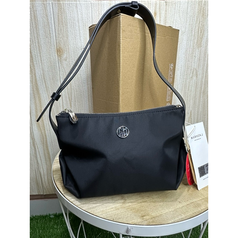 Jual Marhen J Fia black | Shopee Indonesia