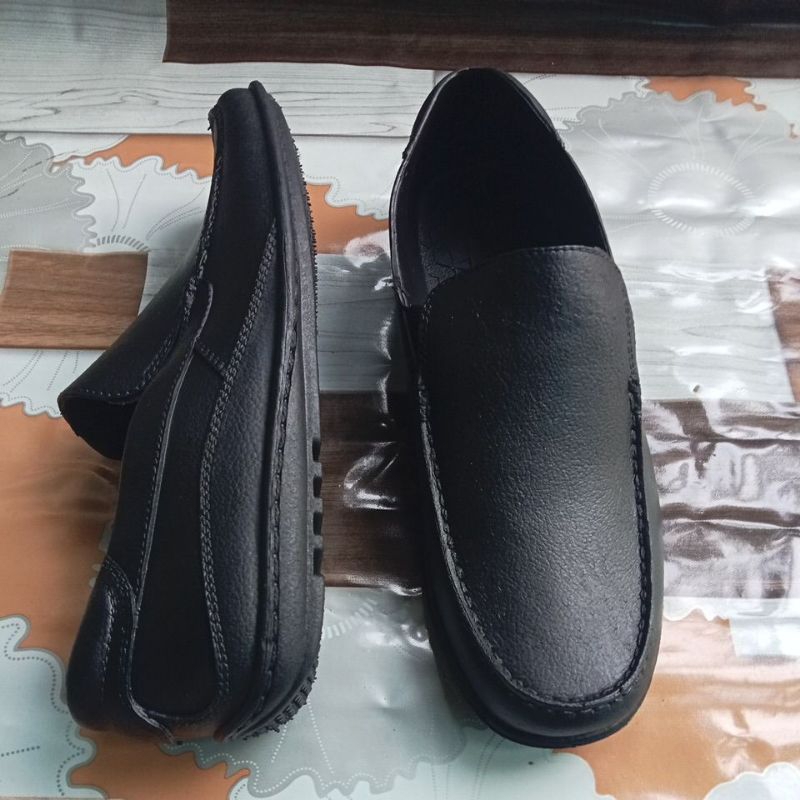 Jual Sepatu Pansus Hitam Karet AB350 Untuk Cowok | Shopee Indonesia