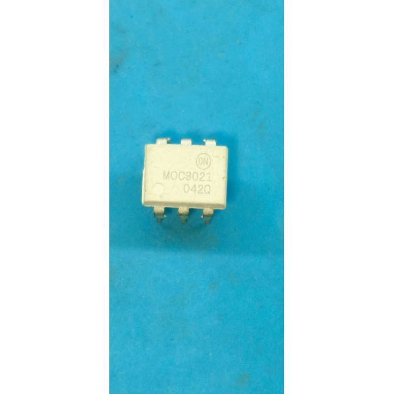 Jual MOC3021 DIP-6 OPTOCOUPLER Triac | Shopee Indonesia