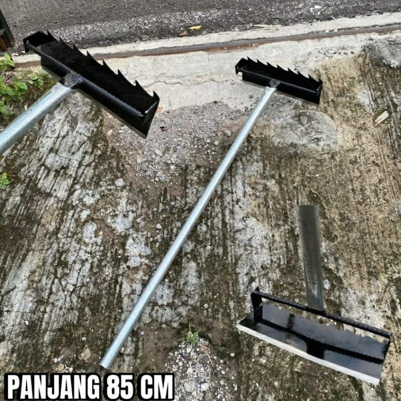 Jual Alat garukan rumput liar Gulma Asli Baja Gergaji gagang Besi ...