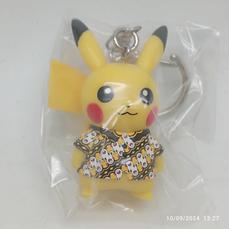 Jual Pokemon TCG Gantungan Kunci Pikachu Berkemeja Batik Keychain original | Shopee Indonesia