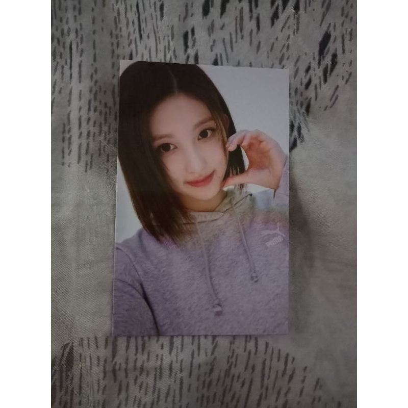 Jual photocard IVE Gaeul Puma | Shopee Indonesia
