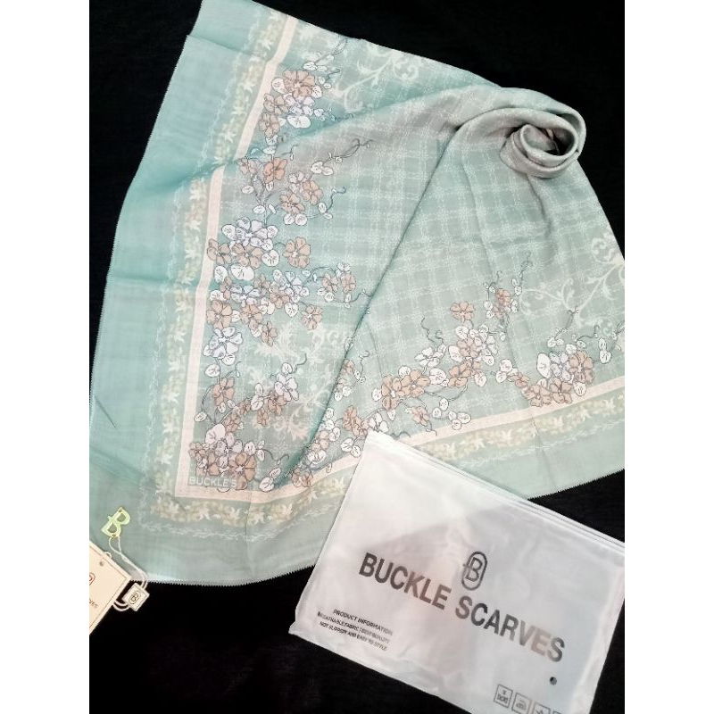 Jual JILBAB / HIJAB SEGI EMPAT BUCKLE SCRAVES MOTIF METAL LOGO ...