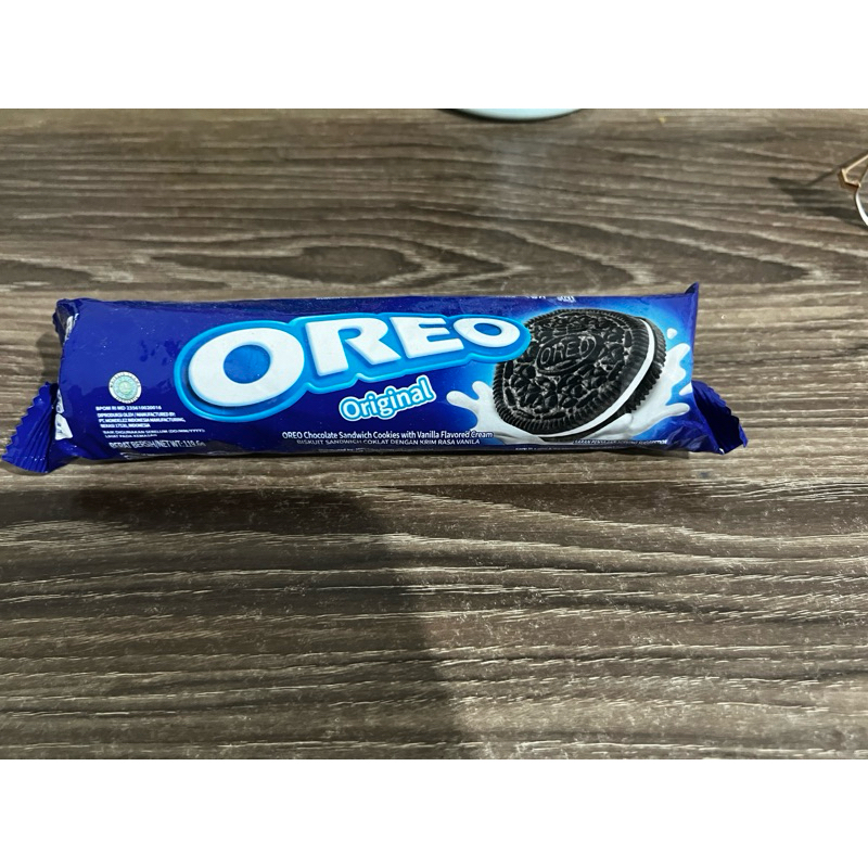 Jual OREO Sandwich Roll Berat 119,6 gr - Oreo Roll Biskuit Original ...