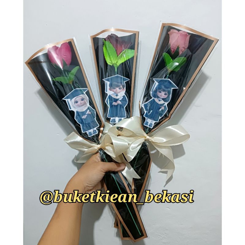 Jual buket bunga wisuda/ buket mini wisuda/ buket wisuda murah/ buket ...