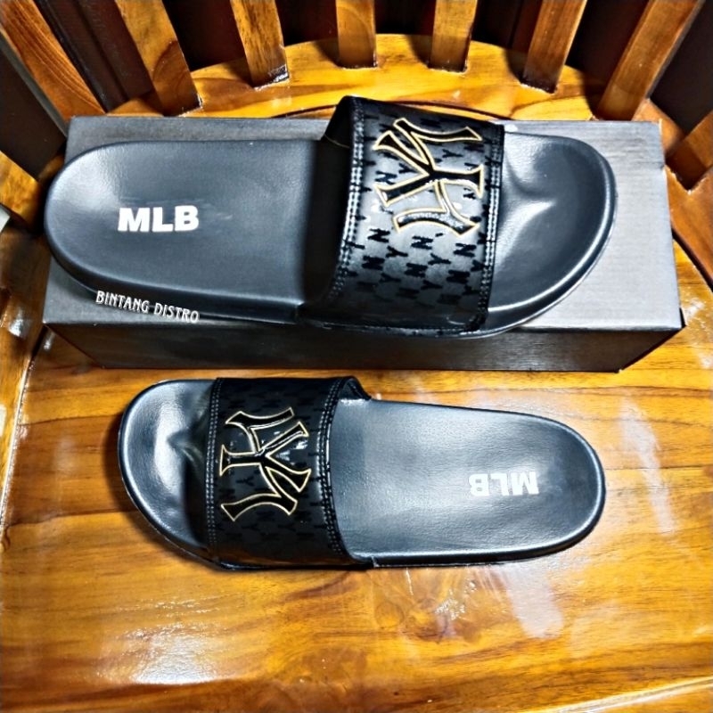 Jual Sandal Slop Slip on NY MLB Cewek cowok Bisa Pakai Sendal Luar Dan ...