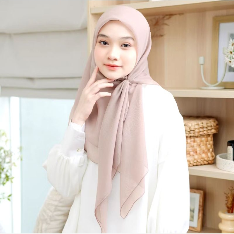 Jual Original Hijab Segiempat Bella Square Ukuran 115x115 Bahan Pollycotton Premium | Shopee ...