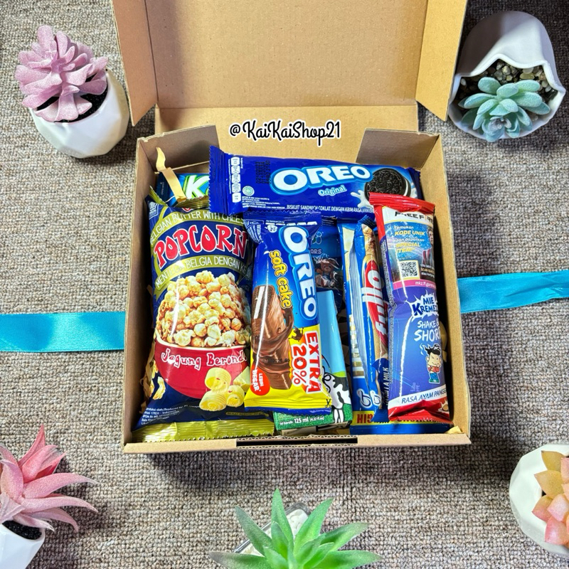 Jual Hampers Snack Box Tema Biru / Box Hadiah (FREE STICKER UCAPAN ...
