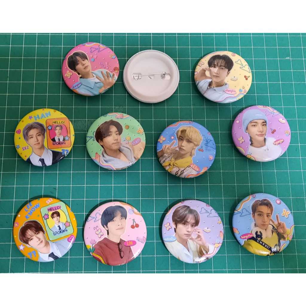 Jual Freebies Pin Bros Straykids/Freebies Pin peniti diameter 4,4cm Straykids/Freebies Kpop ...