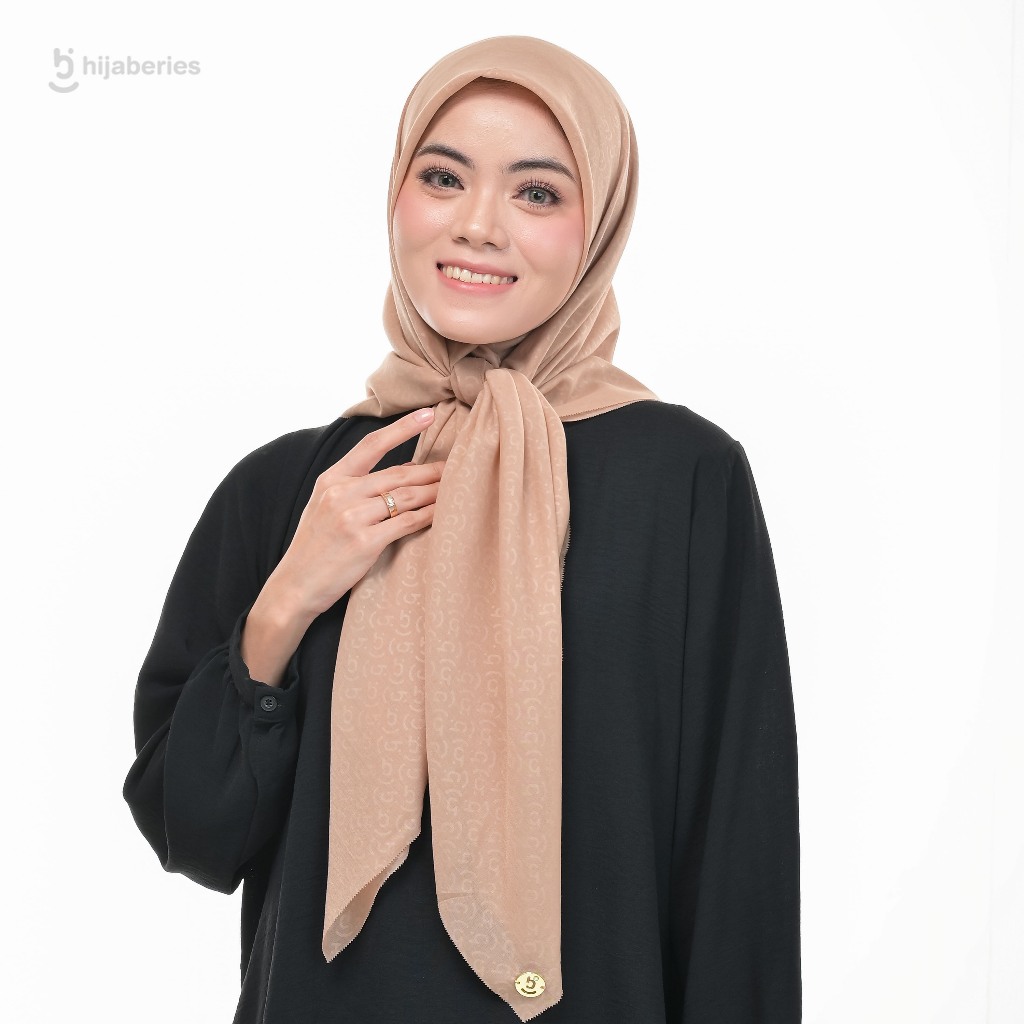 Jual Hijaberies Elegance Embossed (Honey Beige) - Monogram Series 2.0 ...