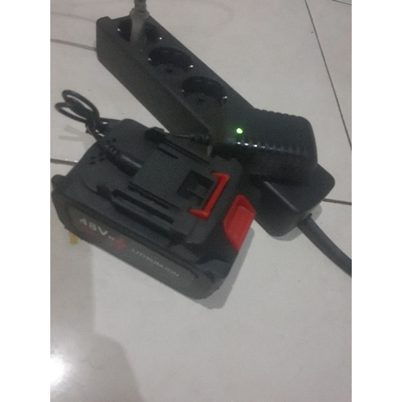 Jual satu paket charger dan batre / baterai cordless untuk impact , bor ...