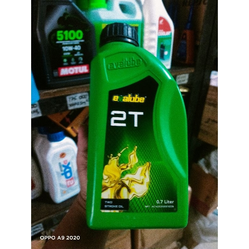 Jual OLi Evalube 2t 0,7L TWO STROKE OIL API TB | Shopee Indonesia
