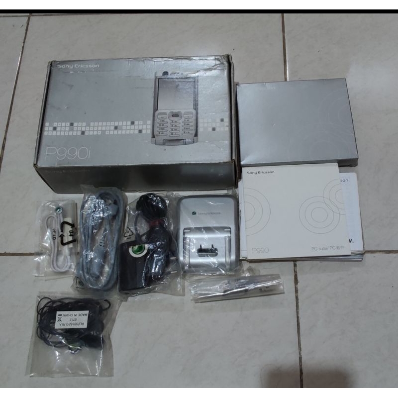 Jual Dus dan kelengkapan Sony Ericsson p990i original bawaan | Shopee ...