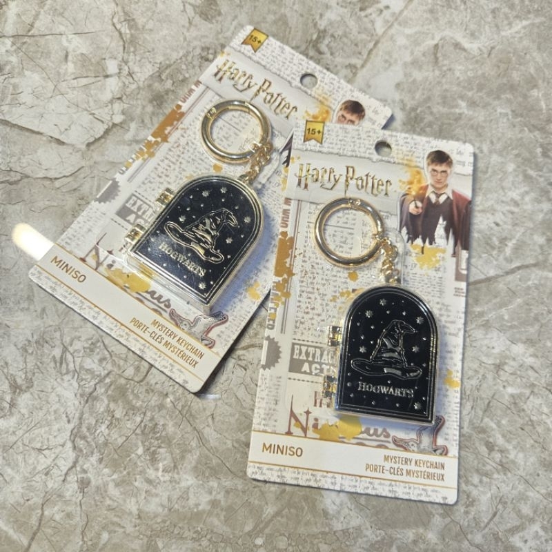 Jual HARRY POTTER x MINISO - MYSTERY KEYCHAIN / Gantungan Kunci Hogwarts | Shopee Indonesia