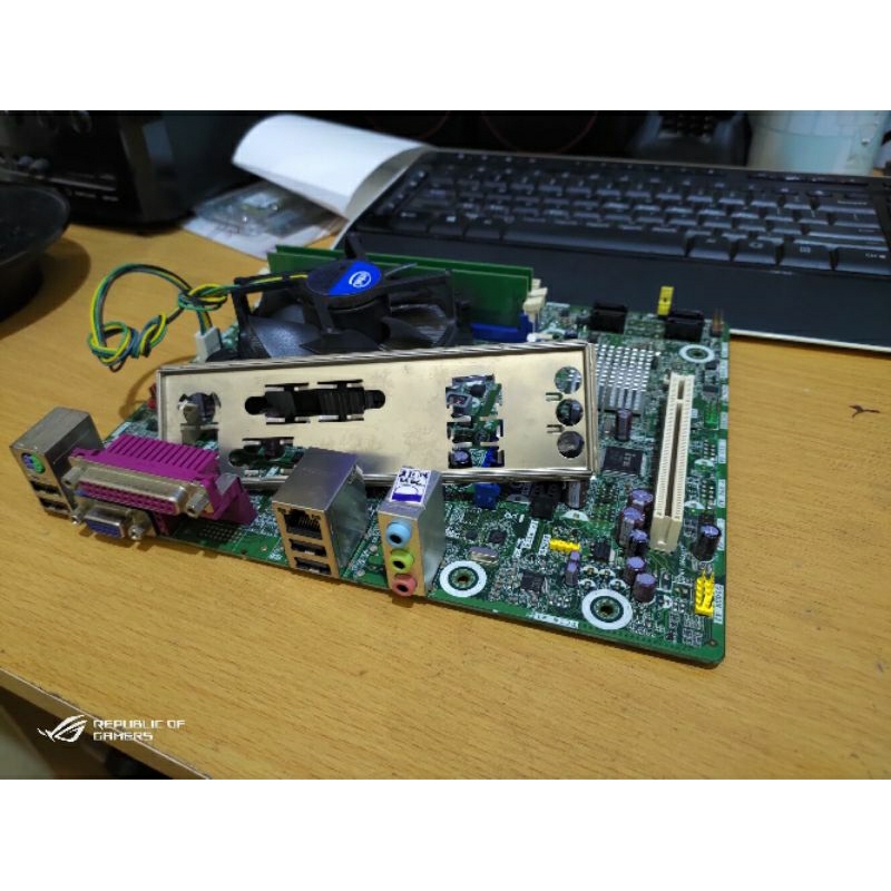Jual sepaket mainboard H61 Intel proc core i3 2120/3220 ram 4gb ...