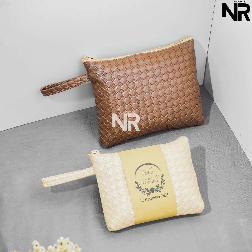 Jual Souvenir pernikahan pouch Make Up anyaman souvenir dompet nikah ...
