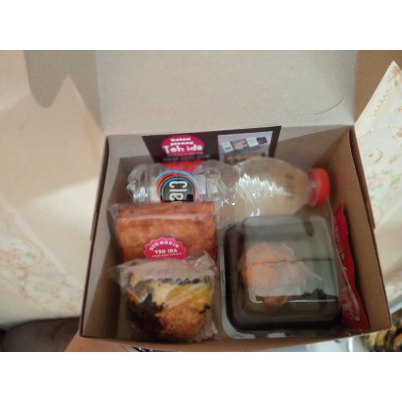 Jual Bolen Teh Ida Snack box premium 270 box isi 3 macam kue | Shopee Indonesia