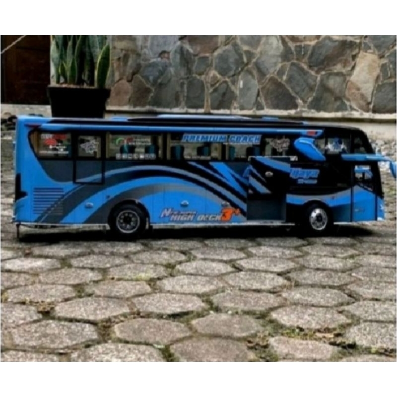 Jual miniatur bus mainan anak viral pangeran muda biru pake lampu kelap ...