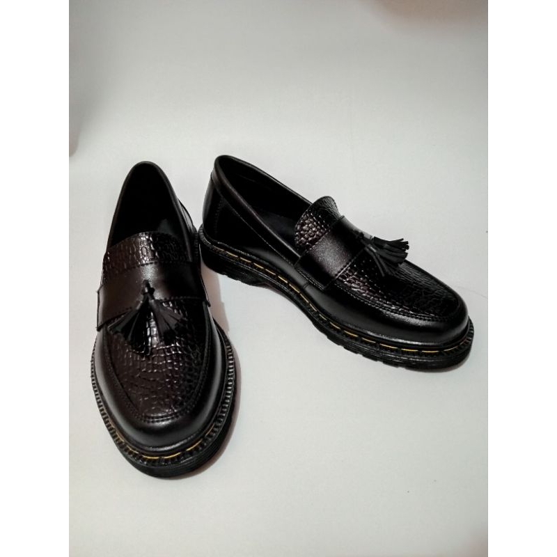Jual sepatu pantofel docmart slip on loavers pria and wanita terbaru ...