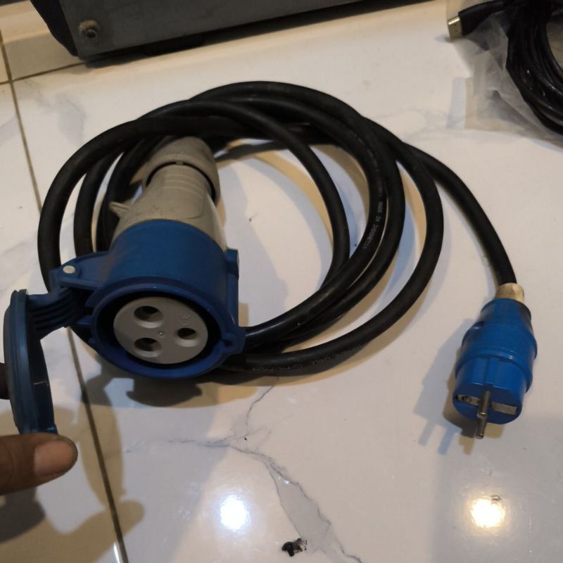 Jual legrand plug mobile socket ip44 3pin dan kabel supreme cable cu ...