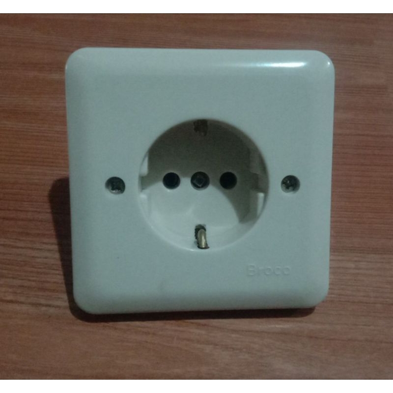 Jual stop kontak lobang satu tanam tembok broco | Shopee Indonesia