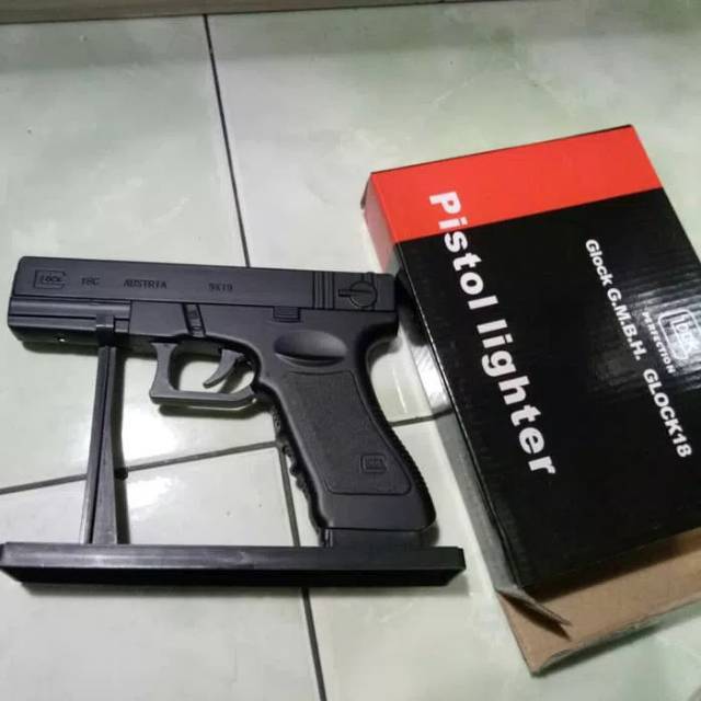 Jual Korek Api Pistol Glock Tatakan Pajangan Pistol Bahan besi Terlaris ...