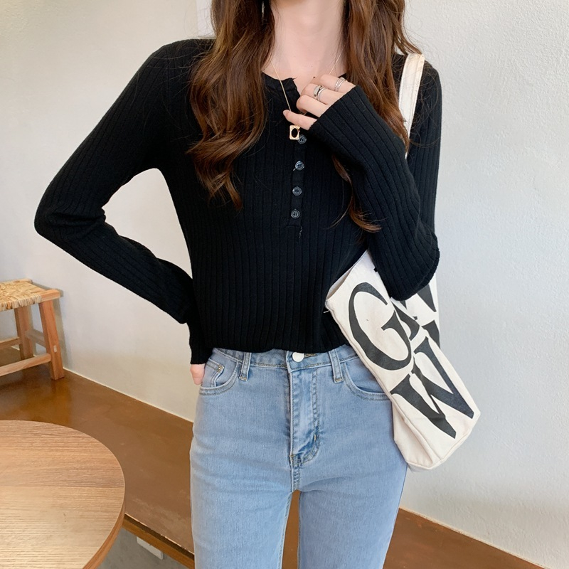 Jual KULAVI Atasan Wanita Knitted: Desain V-Neck dan Kancing Depan yang ...