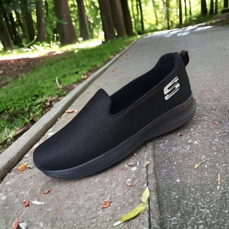 Jual Sepatu Pria Ringan Hitam Slip On Pria Sepatu Senior Sepatu Kasual ...