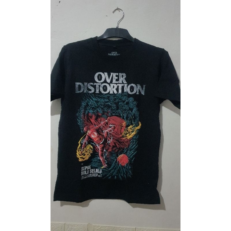 Jual OVER DISTORTION - SEPAK BOLA SELALU (BLACK) | Shopee Indonesia