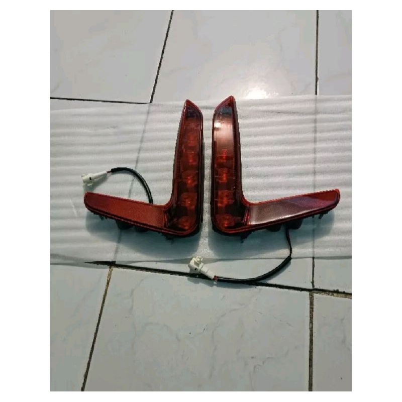 Jual lampu reflector bemper belakang LED wuling confero S original ...