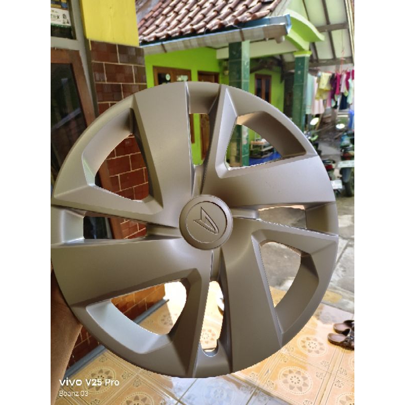 Jual Tutup veleg cover wheel dop mobil DAIHATSU ROCKY ring 16 original ...