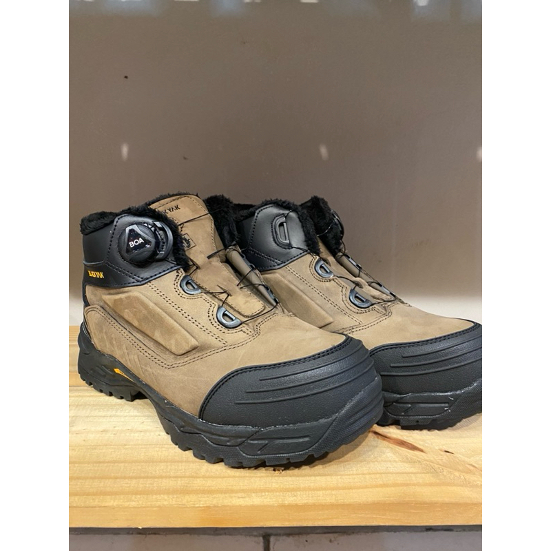 Jual Limited edition BOA Sepatu Safety Black Yak 74 D - Black Yak ...